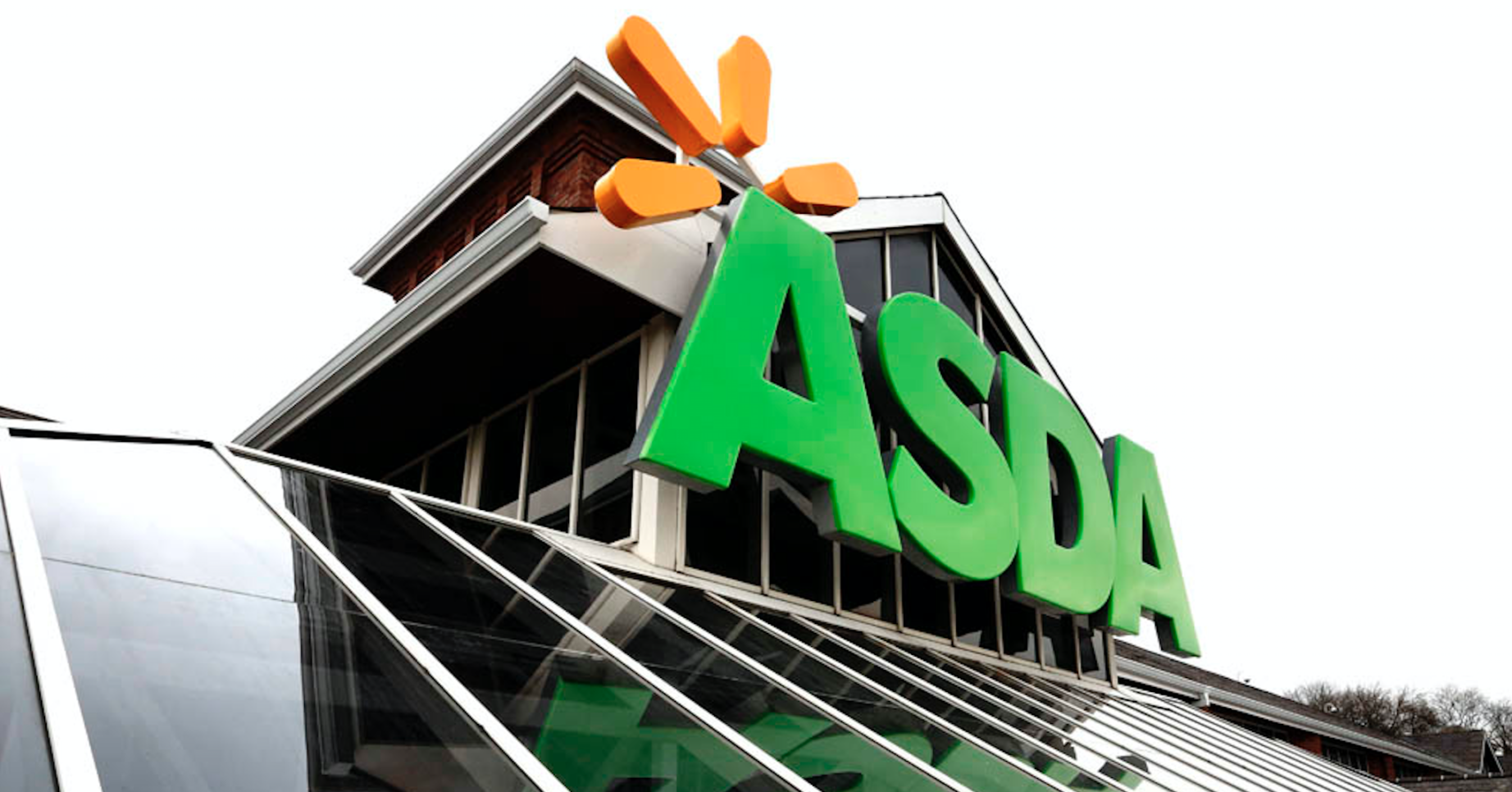 Security tell mum to leave child, 5, outside Asda store - Entertainment ...