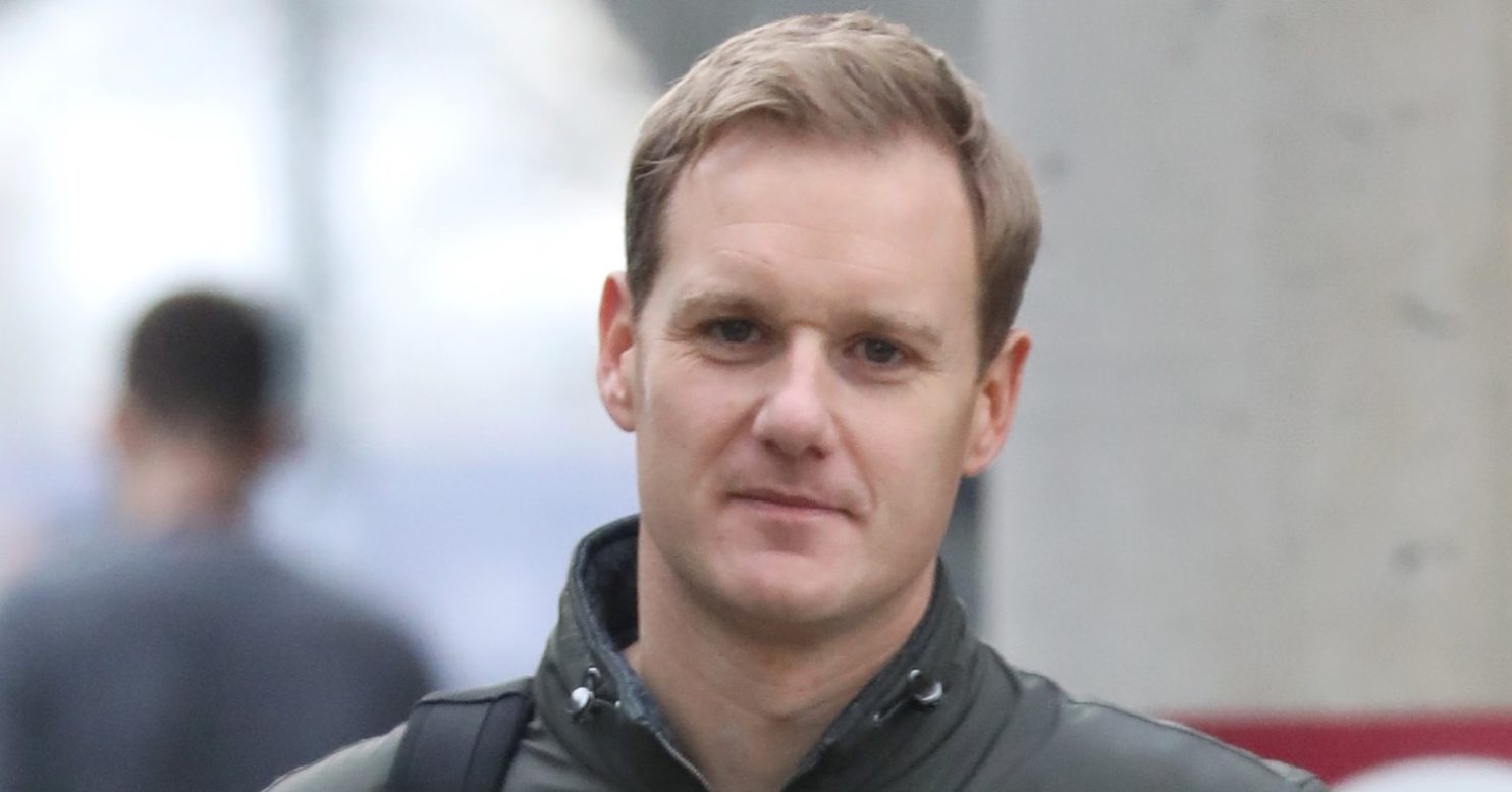 Dan Walker supported on Twitter as dog 'struggles to walk' after injury