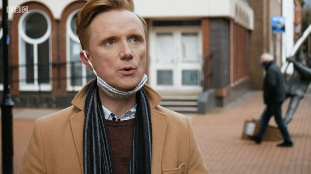 The One Show frustrates BBC viewers as reporter wears mask on chin