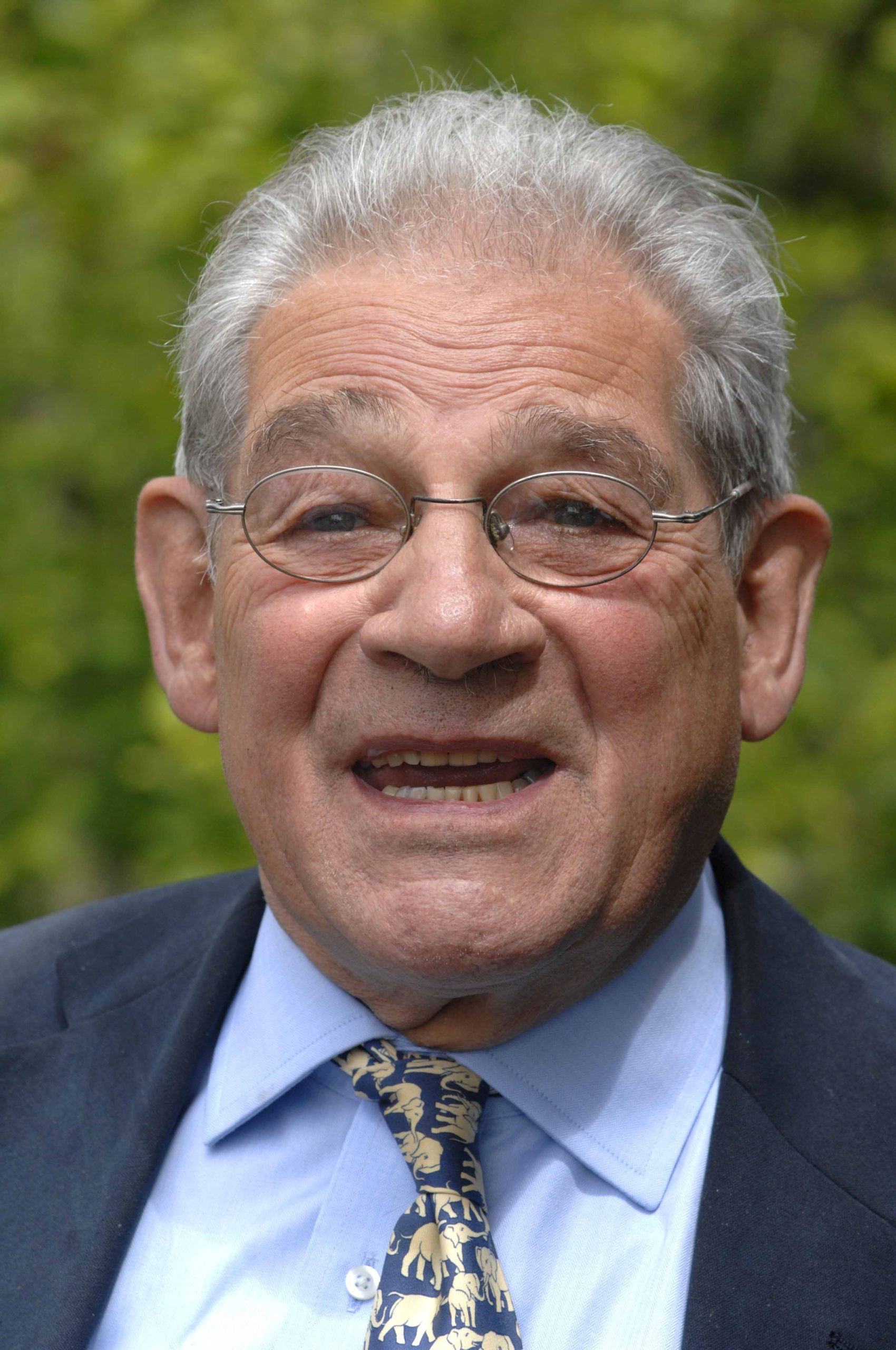 Actor Trevor Peacock: Vicar of Dibley star dies aged 89