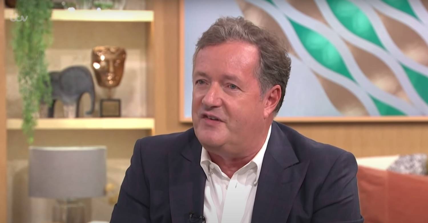 Piers Morgan Twitter fans can't help but notice his 'third leg'