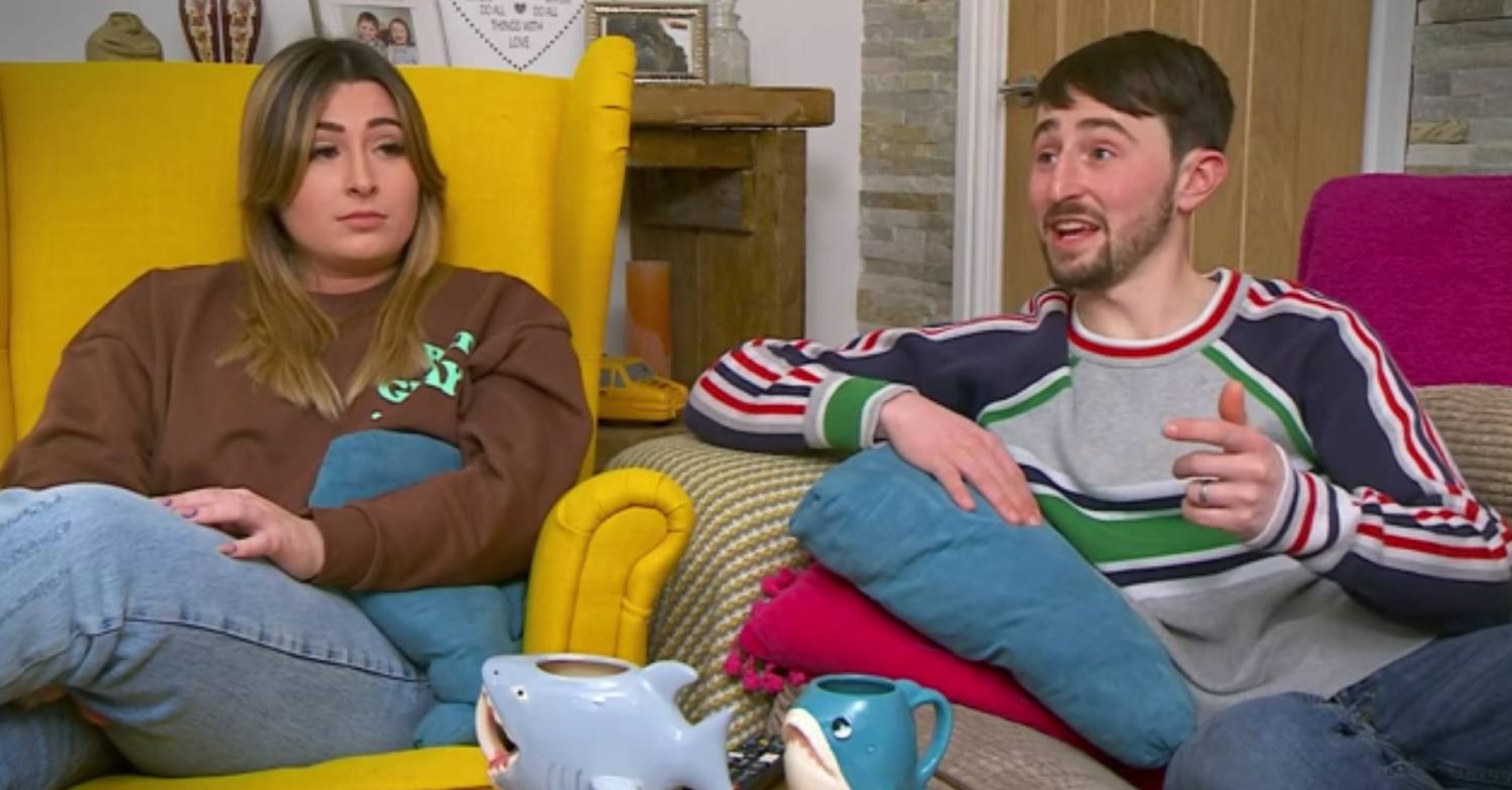 Gogglebox: Pete Sandiford responds after fans spot wardrobe malfunction