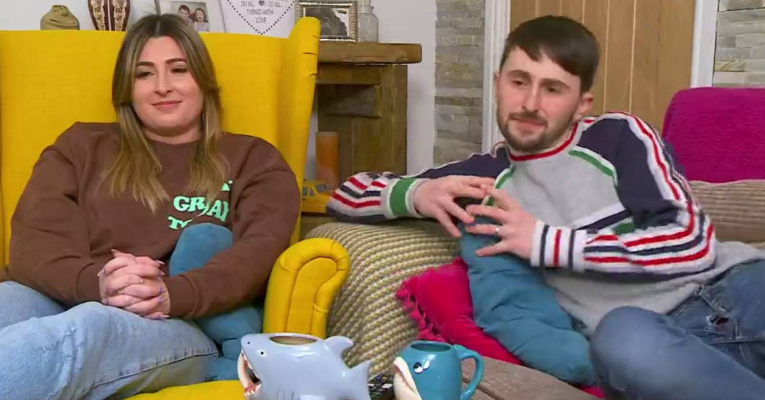 Gogglebox: Pete Sandiford responds after fans spot wardrobe malfunction
