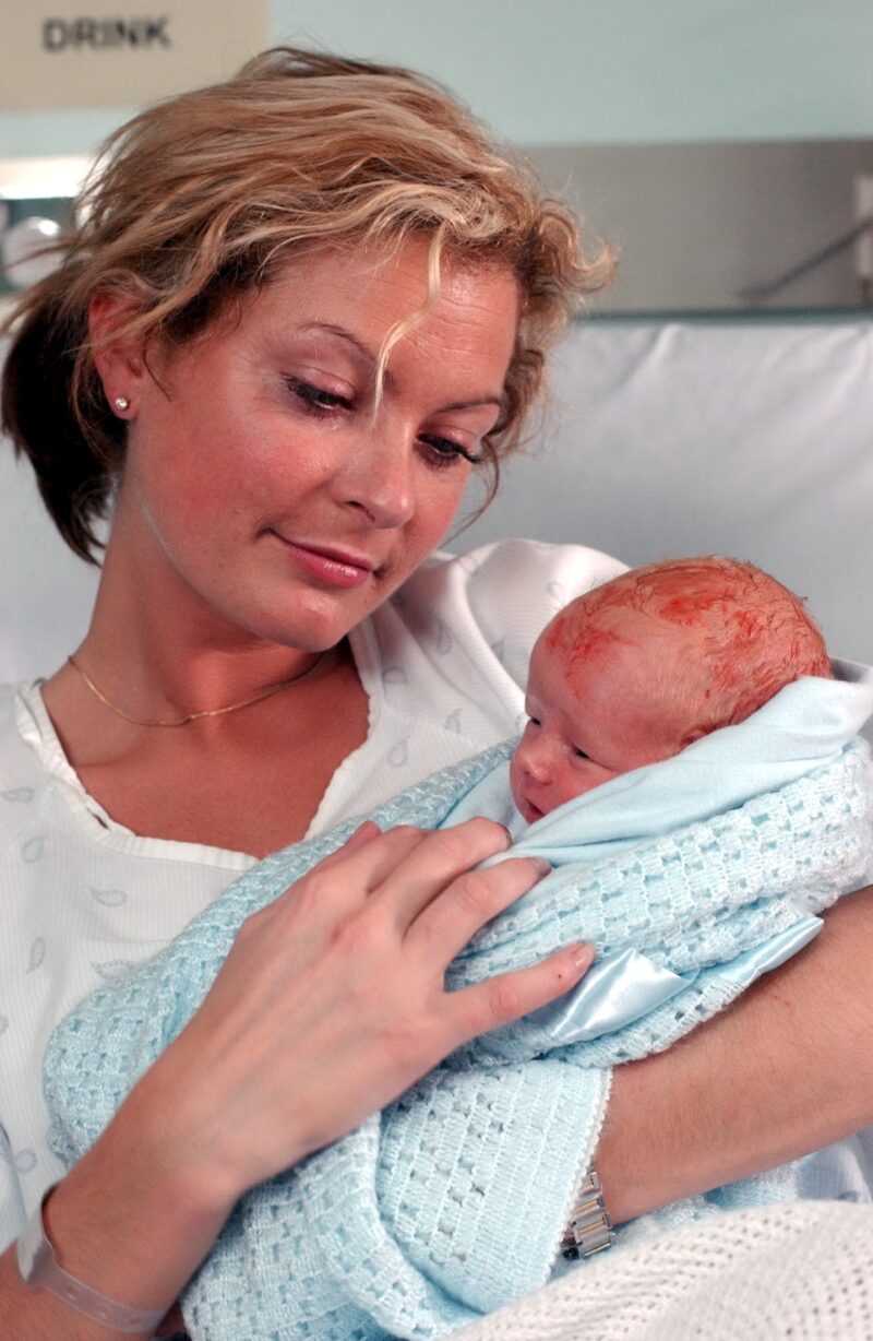 Classic Coronation Street: Do Maxine and Ashley have a baby?