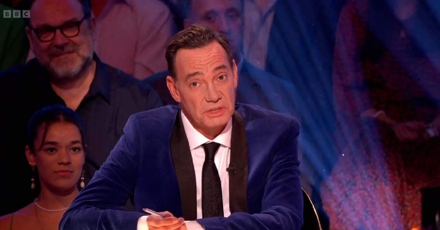 Strictly judge Craig Revel Horwood baffles fans with behaviour