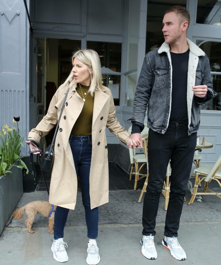 Mollie King 'heartbroken' after dad dies days after daughter born