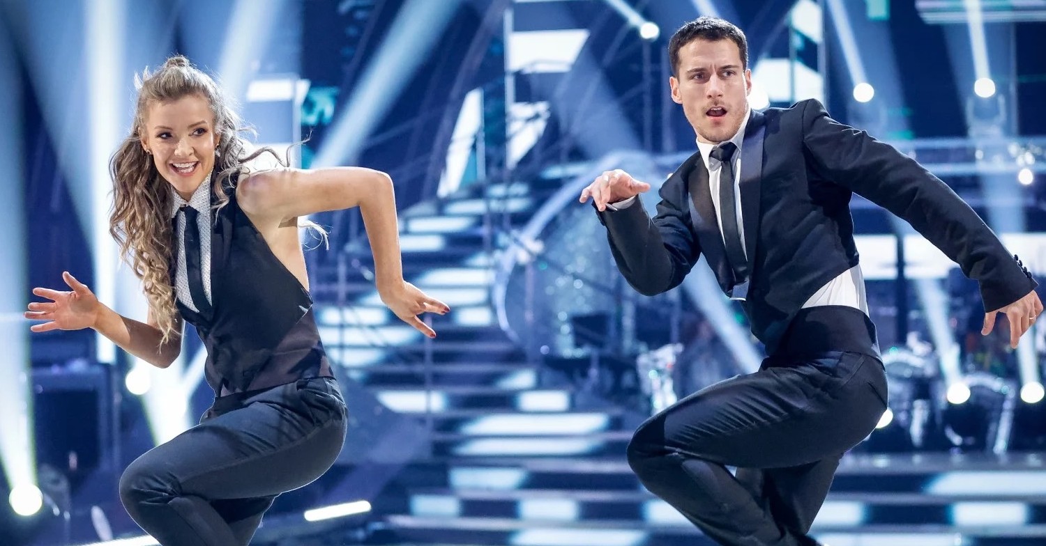 Helen Skelton shows off Strictly figure in gorgeous bikini selfie