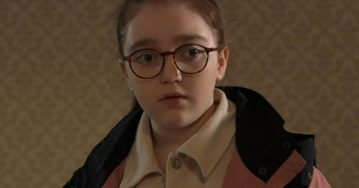 EastEnders fans rally round Scarlett after Shirley rages at her