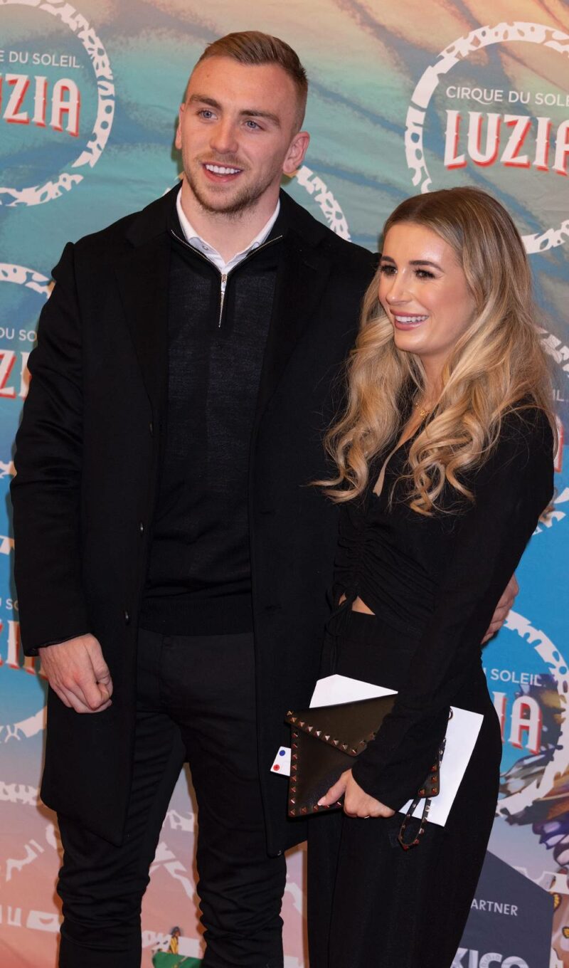 Dani Dyer announces birth of twins with beautiful pics