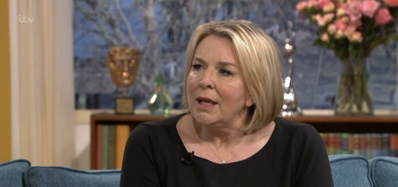 Fern Britton apologises for 'grumpy' behaviour to fans in Twitter post