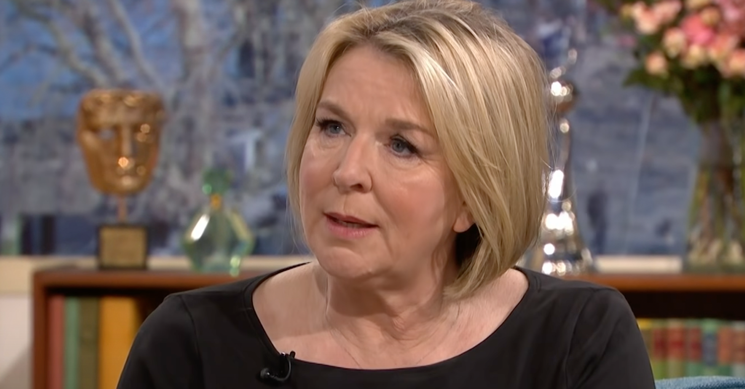 Fern Britton apologises for 'grumpy' behaviour to fans in Twitter post
