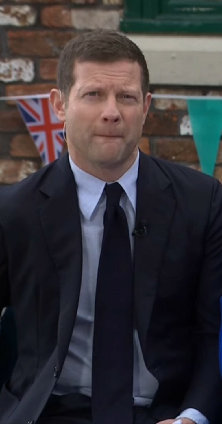 This Morning: Dermot O'Leary distracts fans with appearance