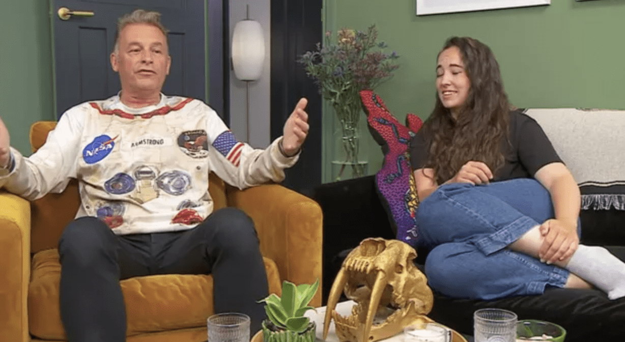 Celebrity Gogglebox: Chris Packham divides fans - Entertainment Daily