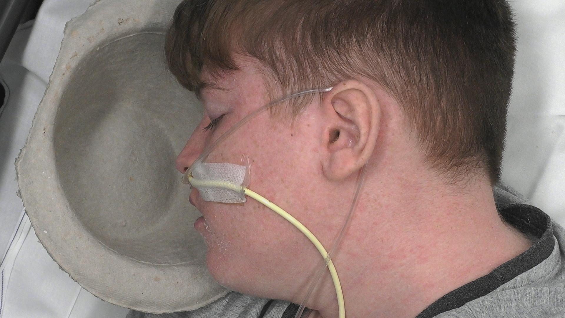 Kaeden, who's battling leukaemia, fights for life on 24 Hours in A&E