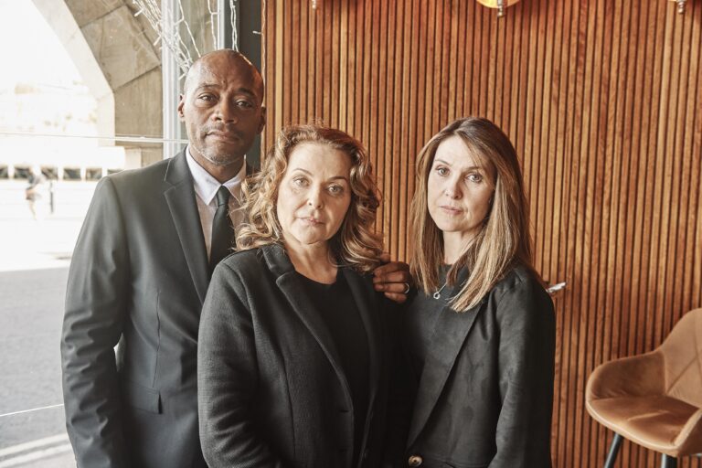 Vera star Julia Sawalha on bitter feud with sister Nadia