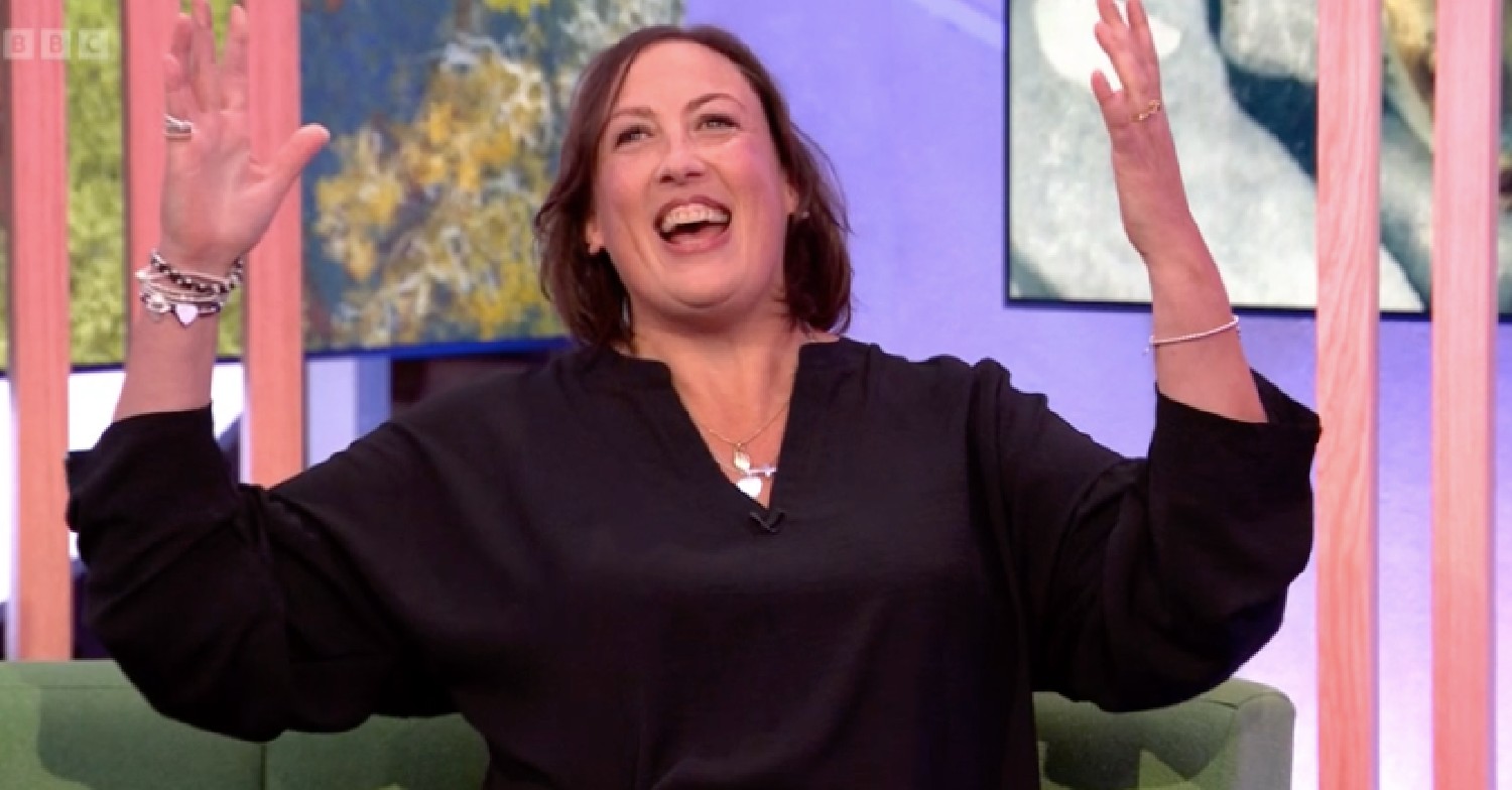 Miranda Hart announces she's secretly got married as she shows off ring ...