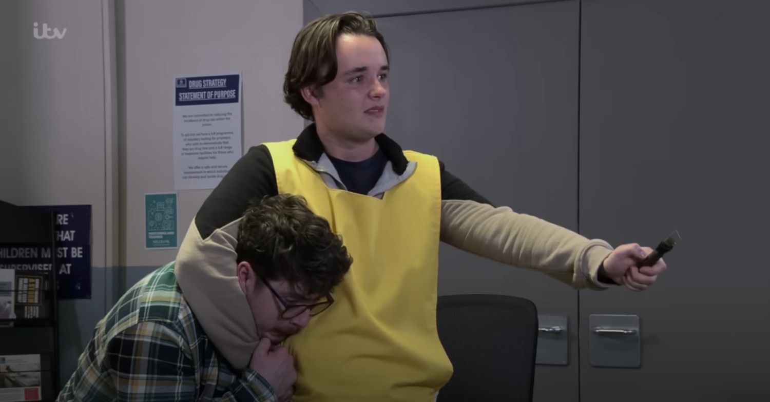 Coronation Street: Bobby should’ve been killed in prison hostage scenes ...