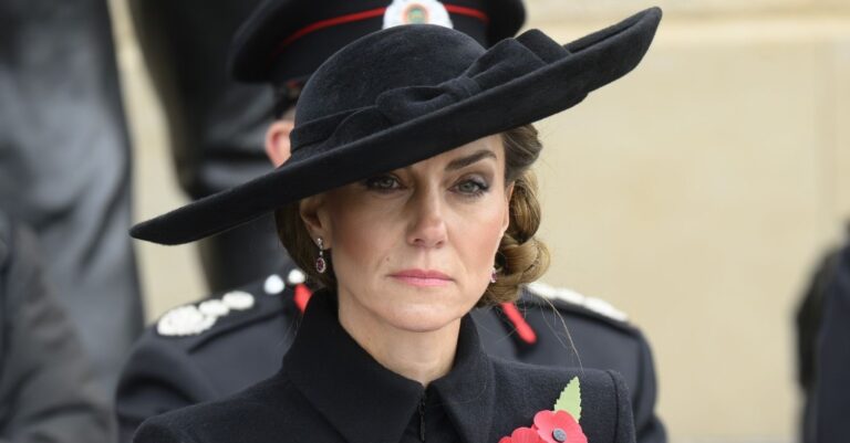 Kate Middleton shares handwritten note at Remembrance Day service revealed