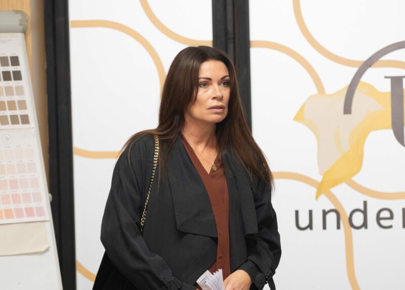 Coronation Street fans fear for Carla as she confronts Stephen